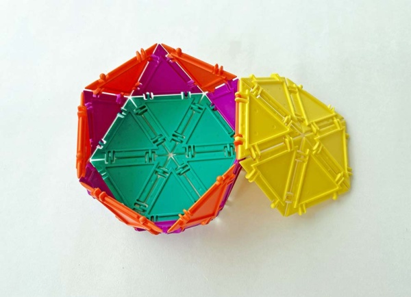Making a Hexagonal Antiprism - Geometiles®